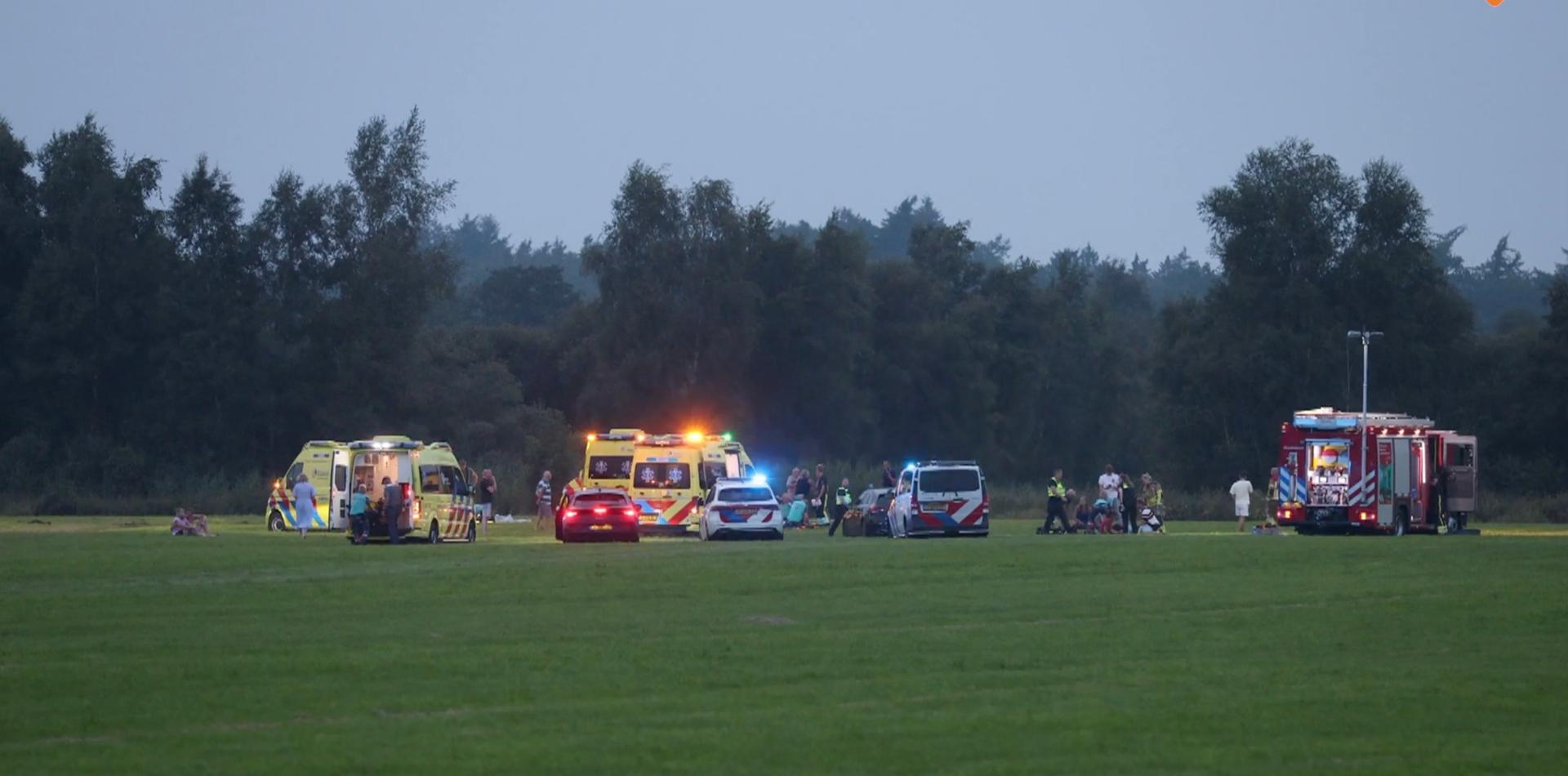 Max Verstappens gloednieuwe Falcon 8x jet met registratie PH-UTL landt ...